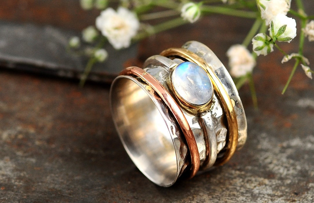 How Fidget Rings Help You Stay Calm, Cool & Collected – Boho Magic Jewelry